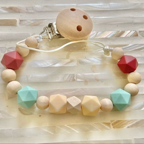 Accessories | Sootherlovey Sensory Pacifier Binkie Clip | Poshmark